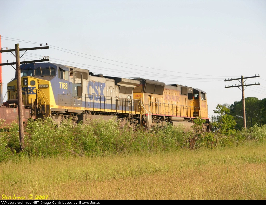 UP 4635,CSX 7763 Q215